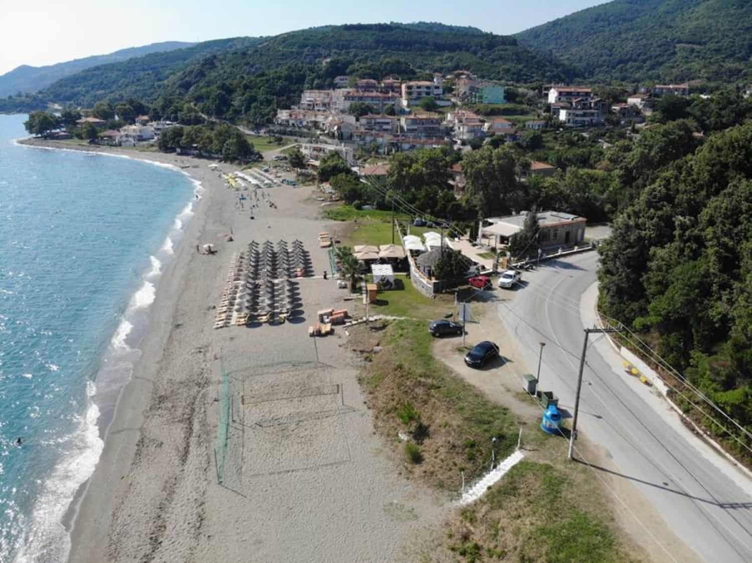 Η παραλία της Λάρισας που την διαχωρίζουν δυο ρέματα